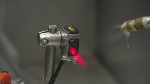 O6H301 - Reflexlichttaster mit Hintergrundausblendung - ifm