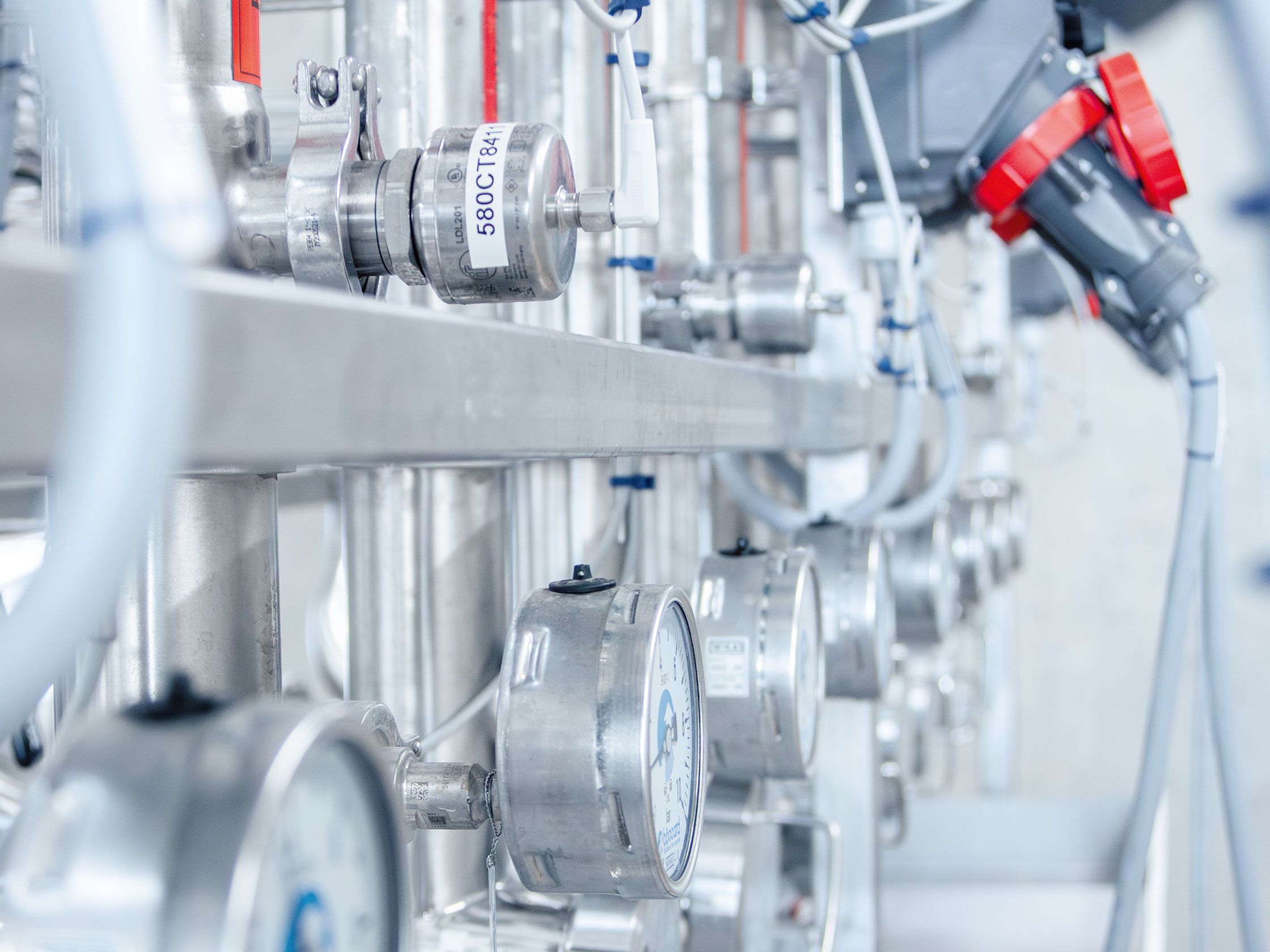 Application report: Danone – digitalisation of a new oat drink plant - ifm