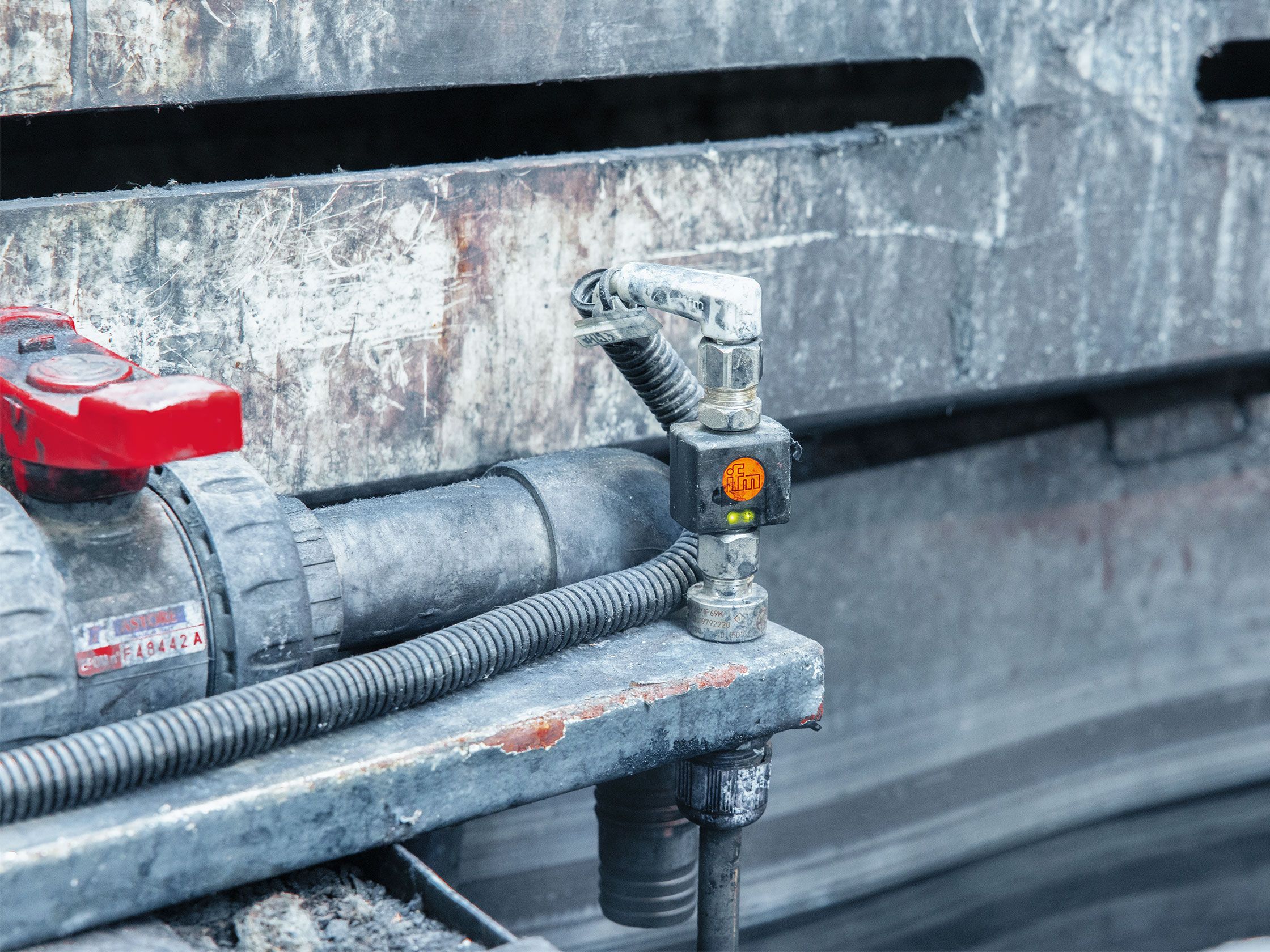 アプリケーションレポート：GASER – 表面の仕上げをデジタル化 - ifm