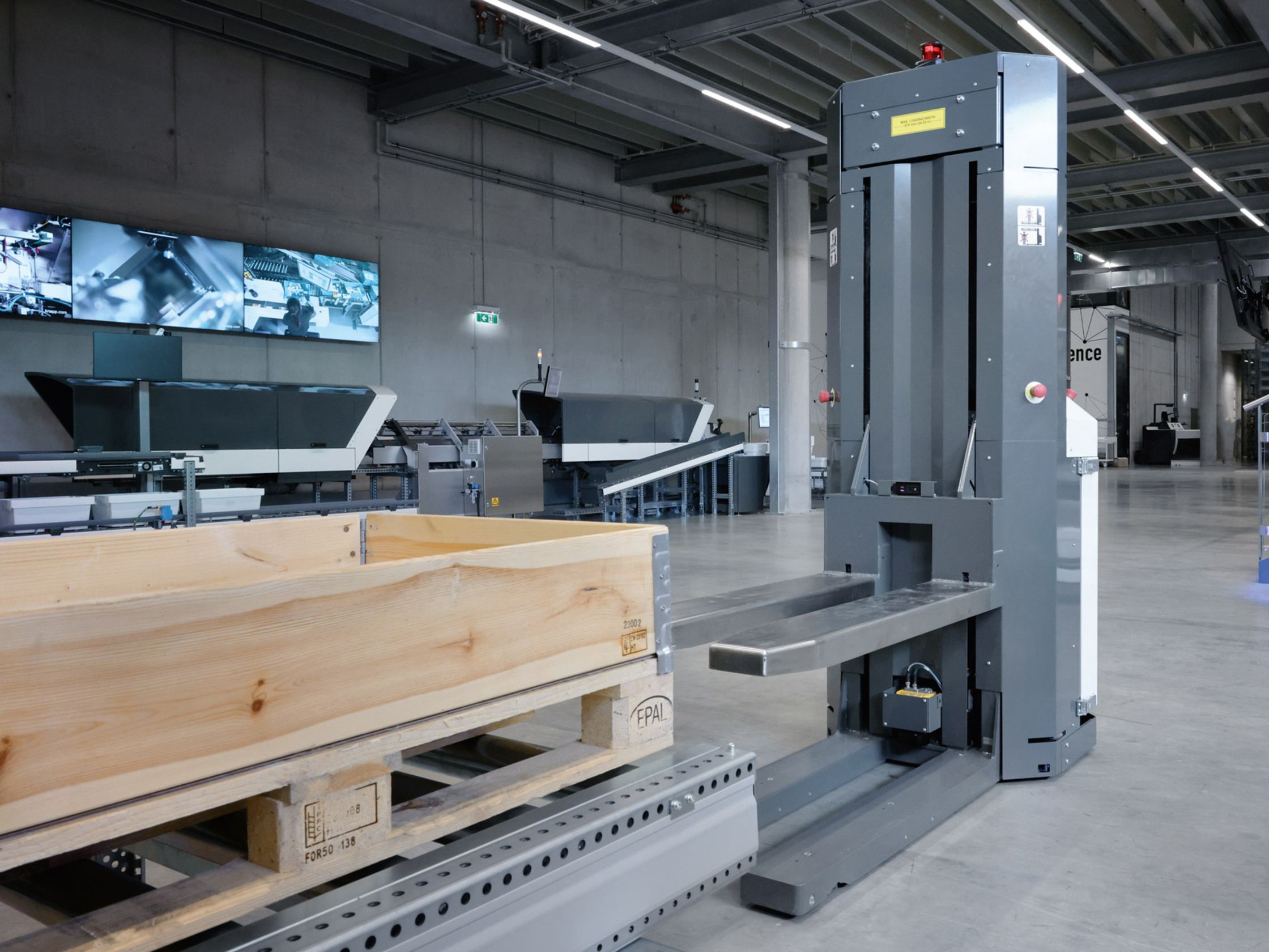 Application report: KNAPP – 3D camera system in mobile robots - ifm