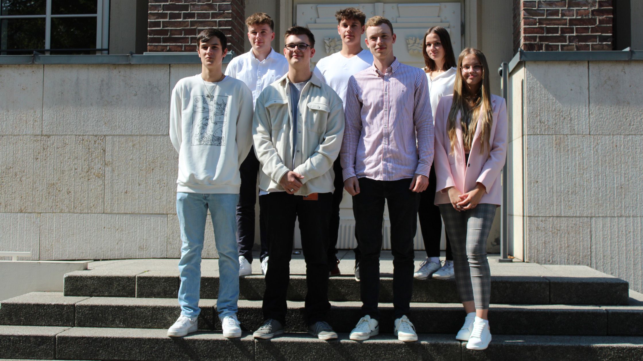 2022: 50 neue Auszubildende und dual Studierende - ifm