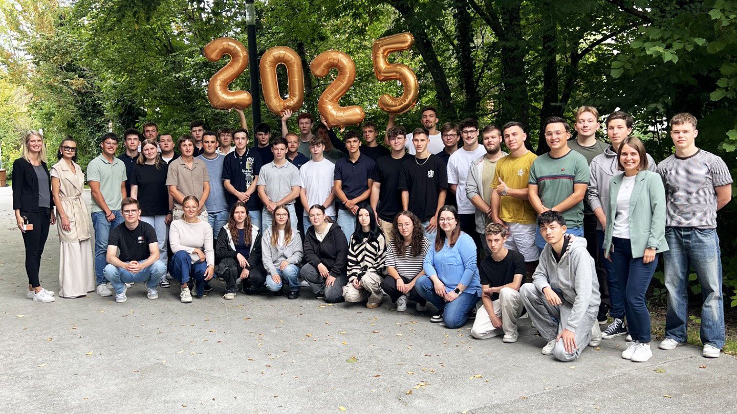 2025: Nachwuchskräfte starten ihre Ausbildung bei ifm - ifm