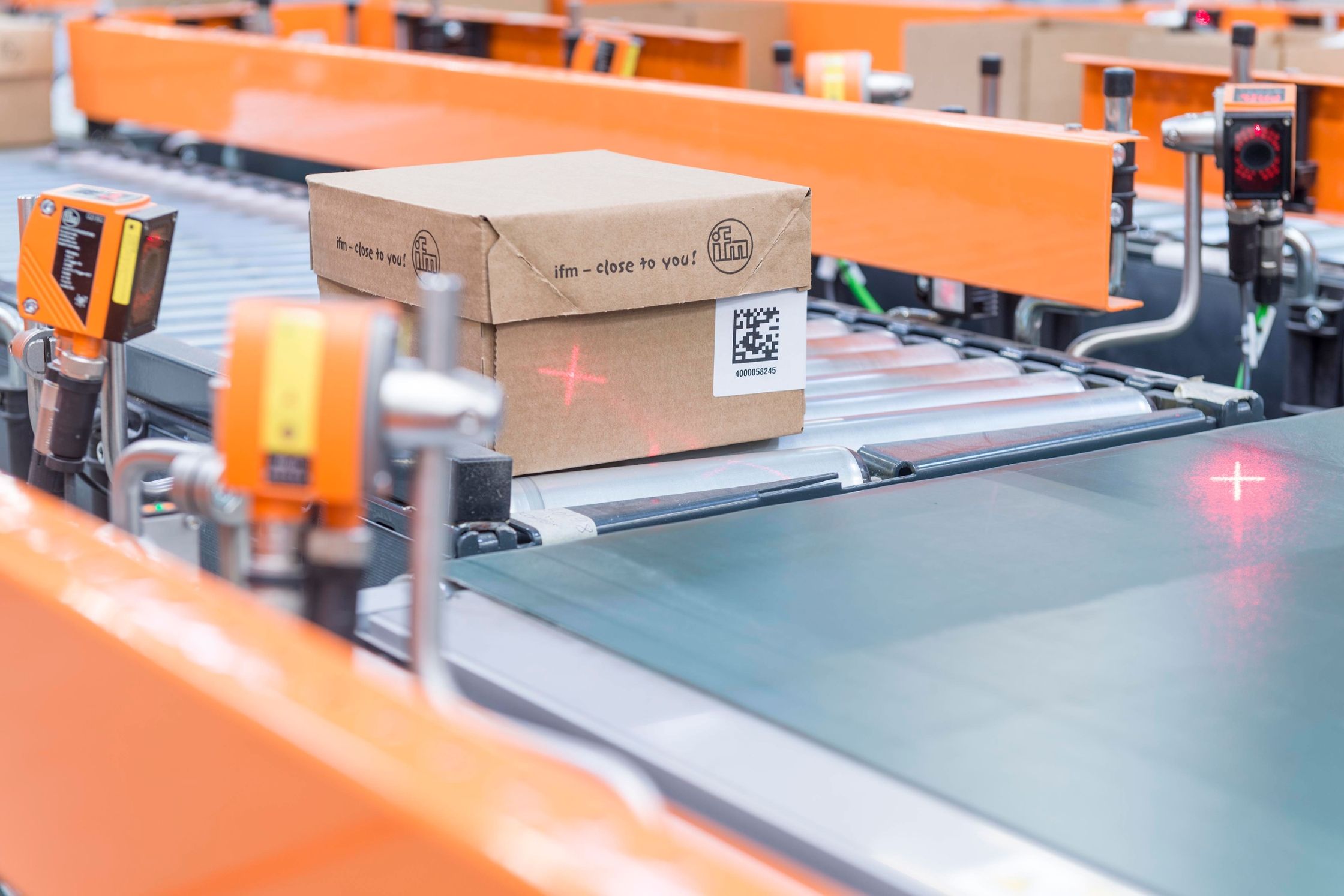 Logistics - ifm is the right partner in moving goods! - ifm