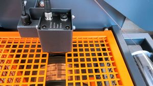 RVP510 - Incremental encoder with solid shaft and display - ifm