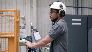 CR2042 - 建機・特装車用I/Oモジュール - ifm