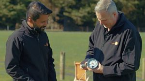 CR1203 - Programmable graphic display for controlling mobile machines - ifm