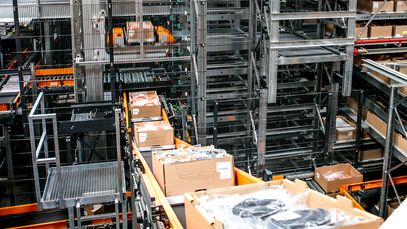 Logistics - ifm is the right partner in moving goods! - ifm