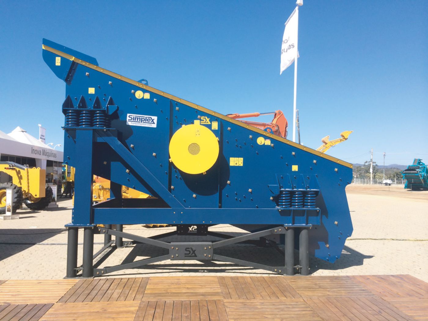 Solution: Vibration monitoring of screens / feeders - ifm