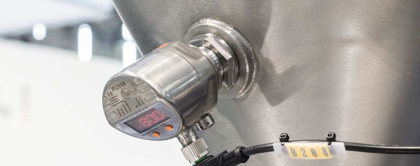 Continuous sanitary level sensors - ifm