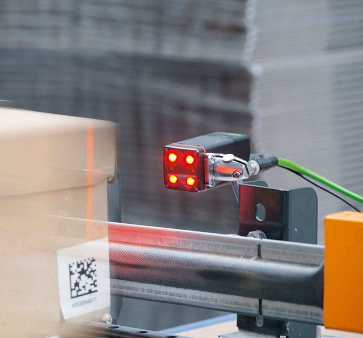 Learn more about the O2I image-based code reader - ifm