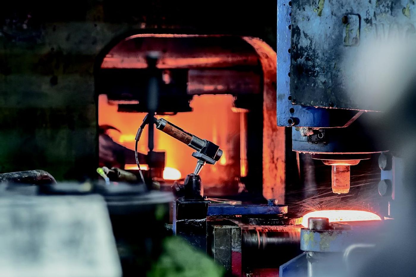 TW non-contact infrared temperature sensors - ifm