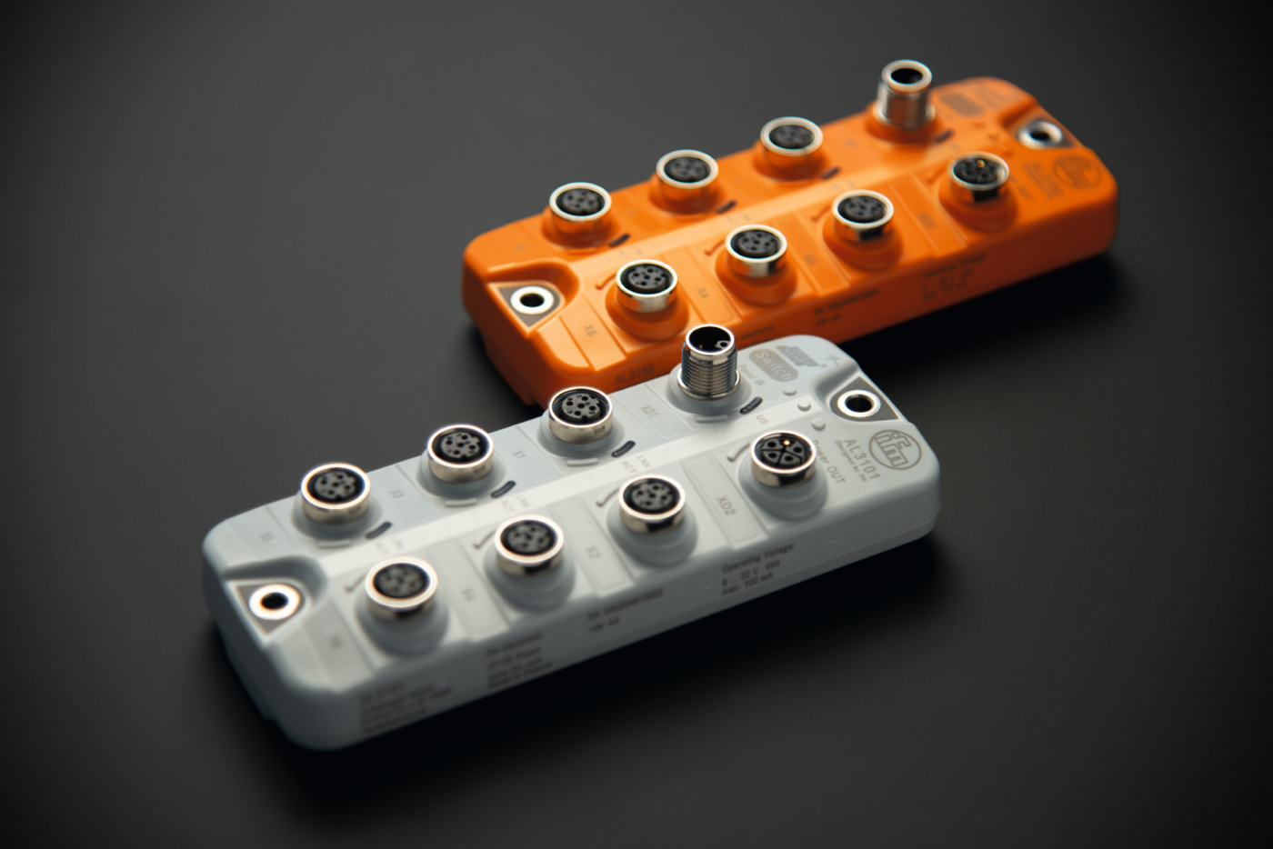 PLC/IIoT hybrid system components using DataLine IP67 IO-Link masters - ifm